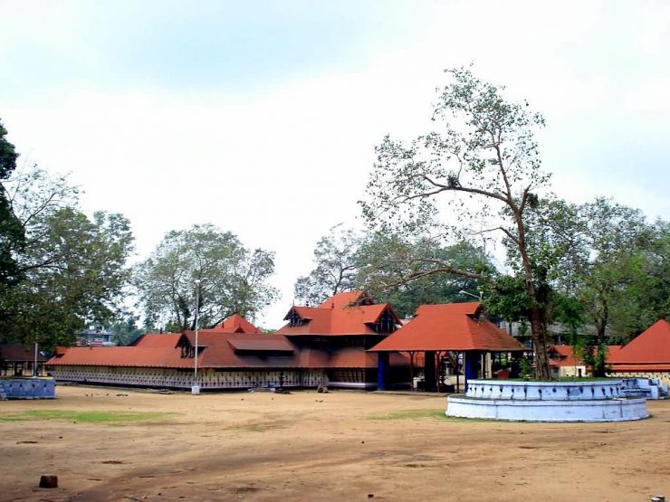 Sree Kadampuzha Bhagavathy Temple - History, Pooja Timings, Vazhipadu