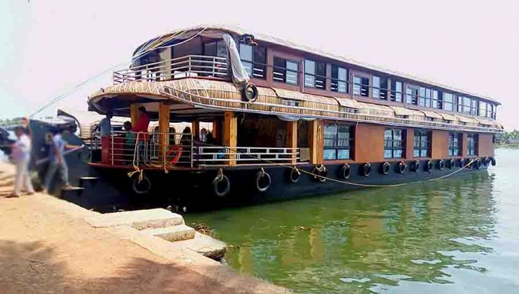 Alleppey Boat House - Timings, Charges, Food, For Group, Club, Inside