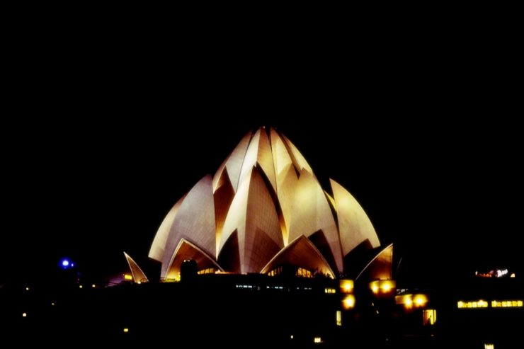 Lotus Temple in Delhi- Overview, Architecture, History, Timings, Entry Fee