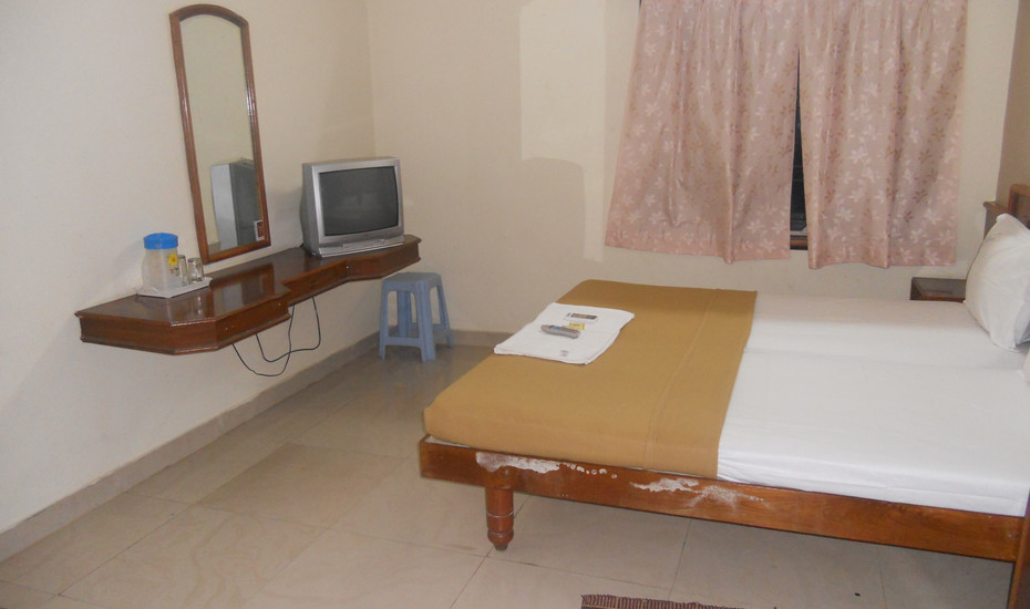 Reddy Bhavanam Tirupati in Tirupati Book Rooms at Best Price